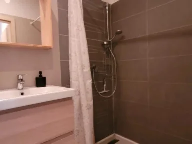 🔥 PRIESTRANNÝ 3-IZBOVÝ BYT S BALKÓNOM – TEPLICKÁ, NOVÉ MESTO 🔥 Ponúkame ...